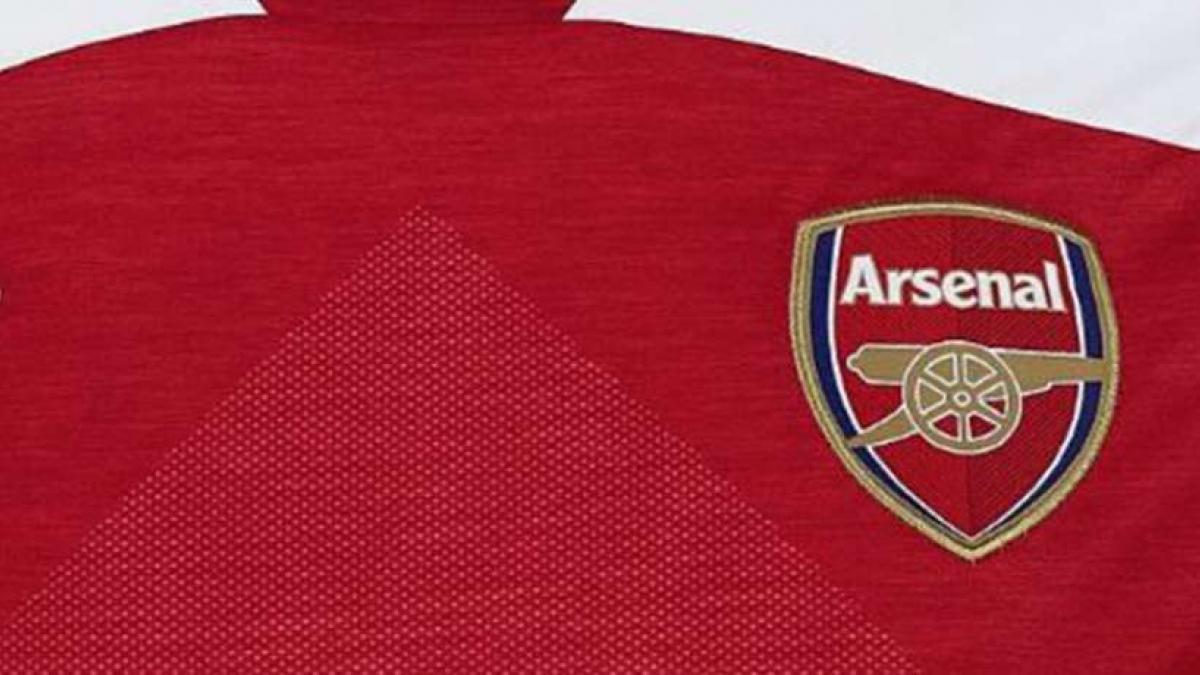 El Arsenal Presenta Su Camiseta Para El Curso