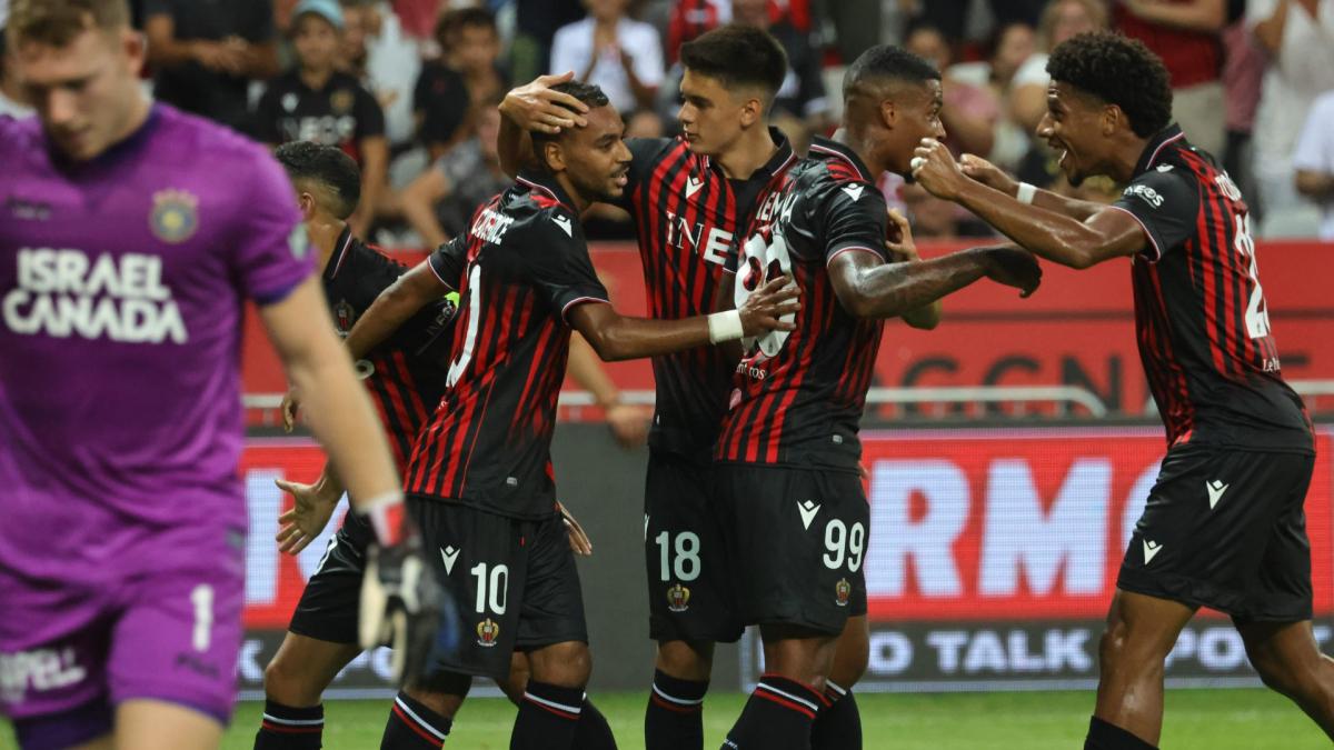 El Niza refuerza la zaga