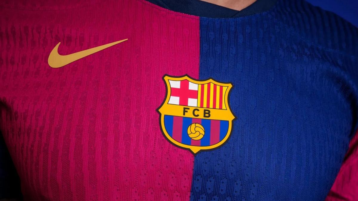 El FC Barcelona presenta su camiseta para el curso 2024-2025