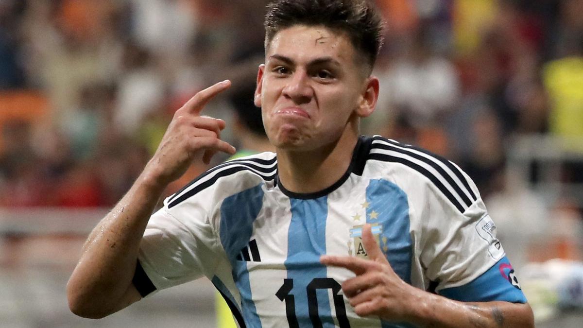 Claudio Echeverri tiene nuevo equipo