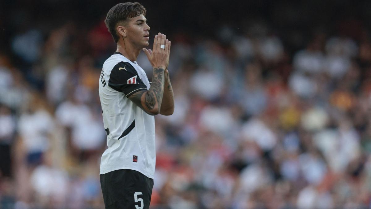 ¡Acuerdo sellado por Enzo Barrenechea!