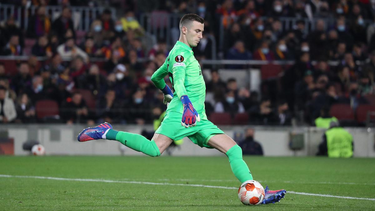 El FC Barcelona sube a Iñaki Peña al primer equipo