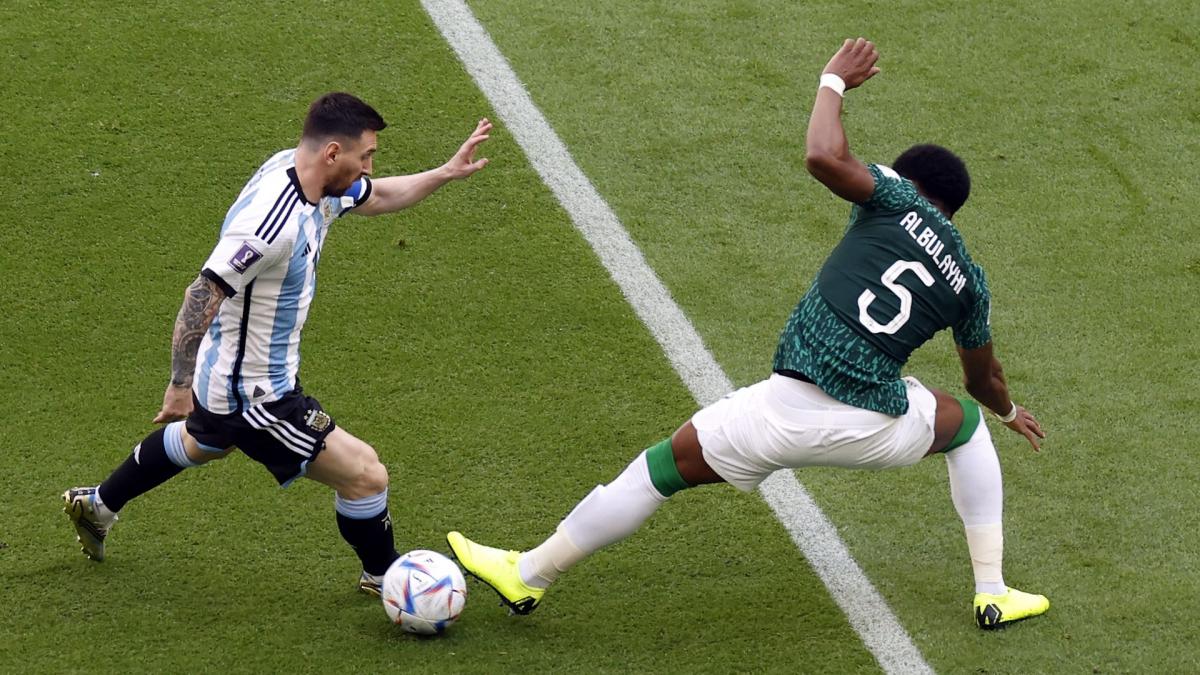 Mundial 2022 | Argentina pega el petardazo en su debut y cae ante ...