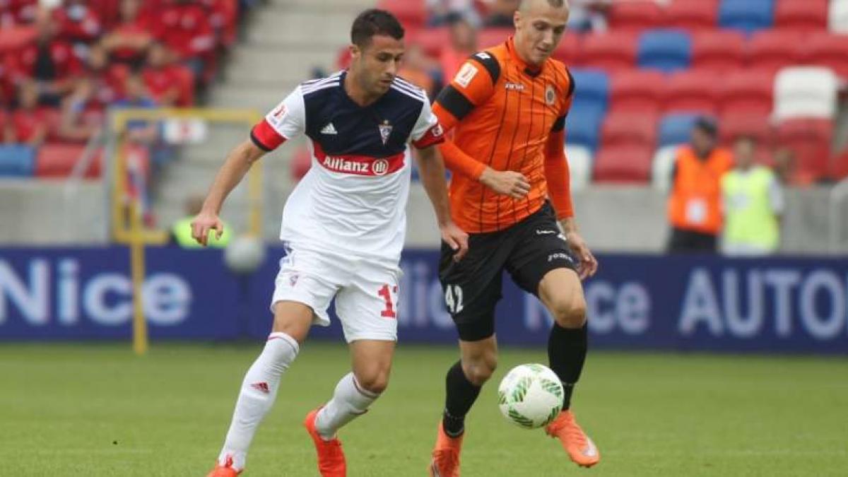 Fichajes.com con Igor Angulo, el delantero español en la lucha por la ...