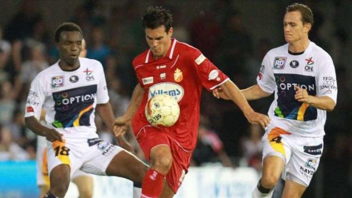 Dries Mertens y Jérémy Perbet, dos goleadores contra el poder establecido