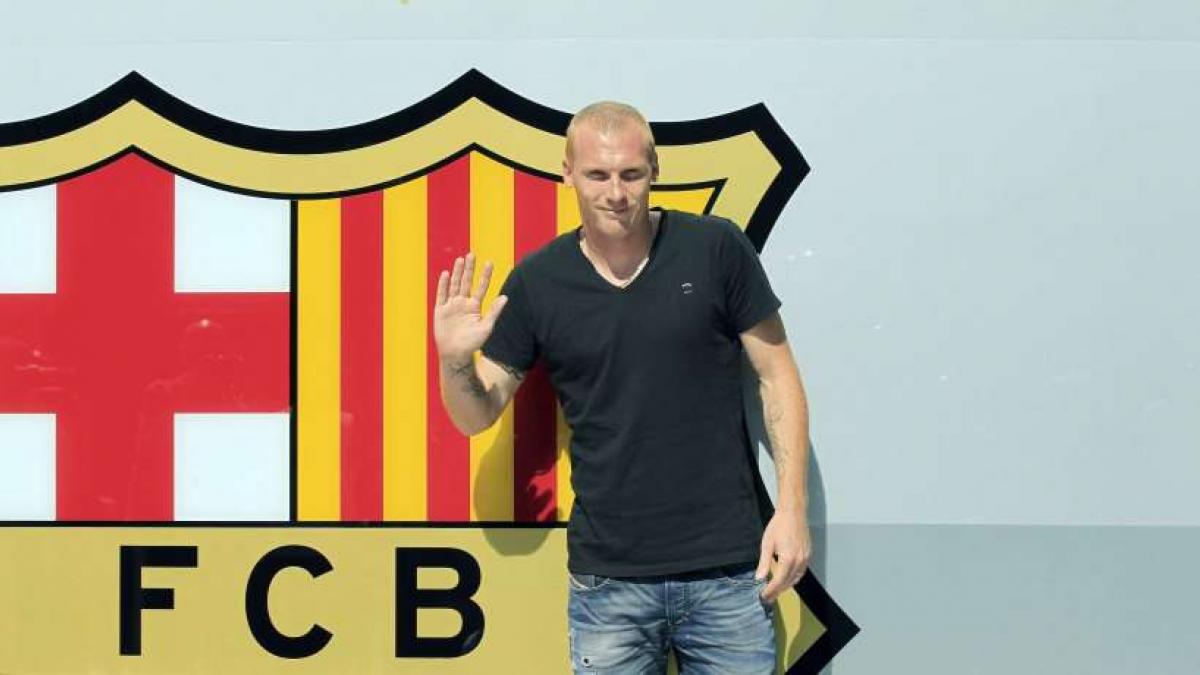 El FC Barcelona presenta a Jérémy Mathieu en sociedad