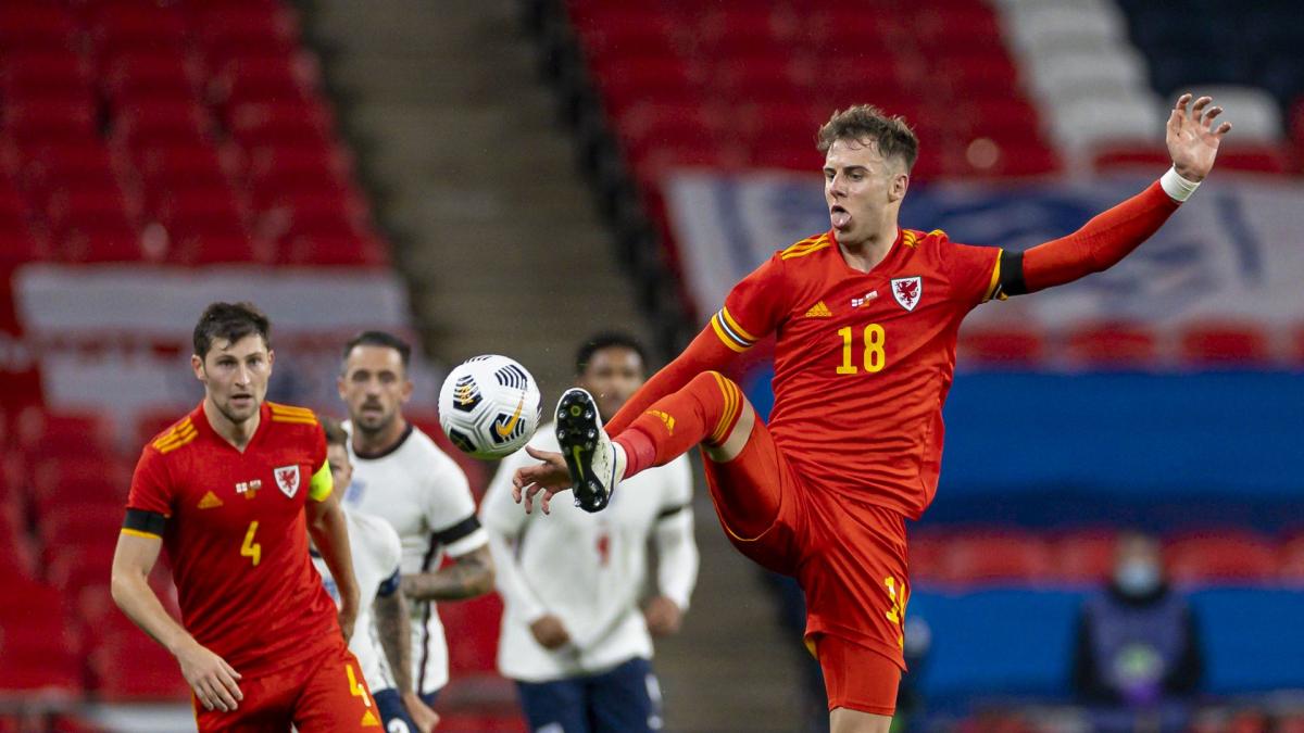 El Levante valora dos objetivos defensivos
