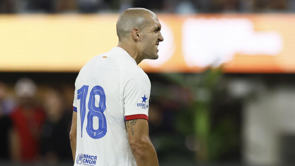 FC Barcelona | Oriol Romeu busca la puerta de salida