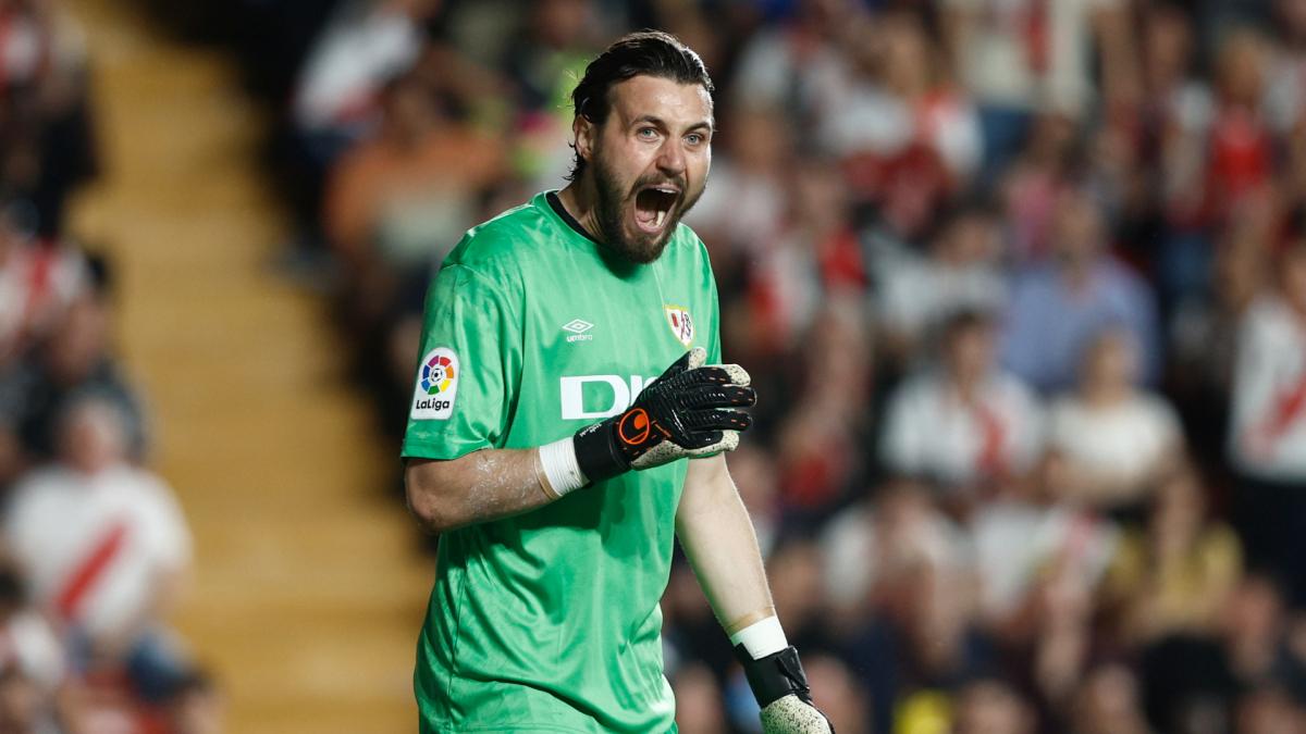 Stole Dimitrievski se despide del Rayo Vallecano