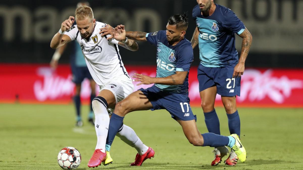 El Valencia da salida a Uros Racic