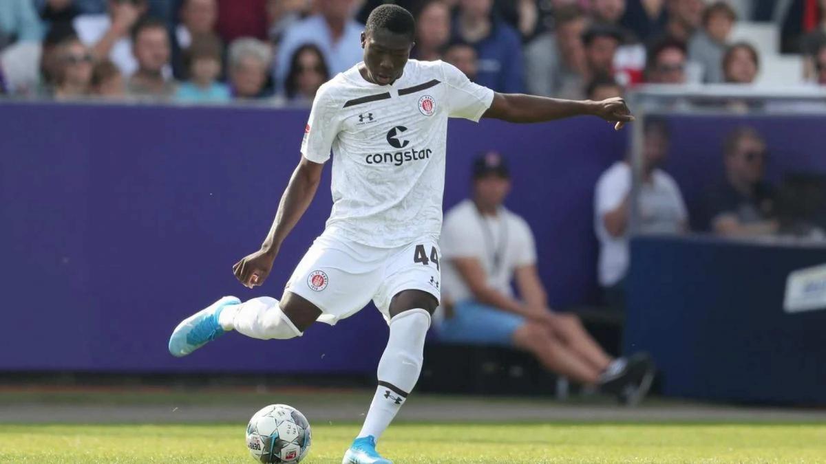 El Cádiz refuerza su medular